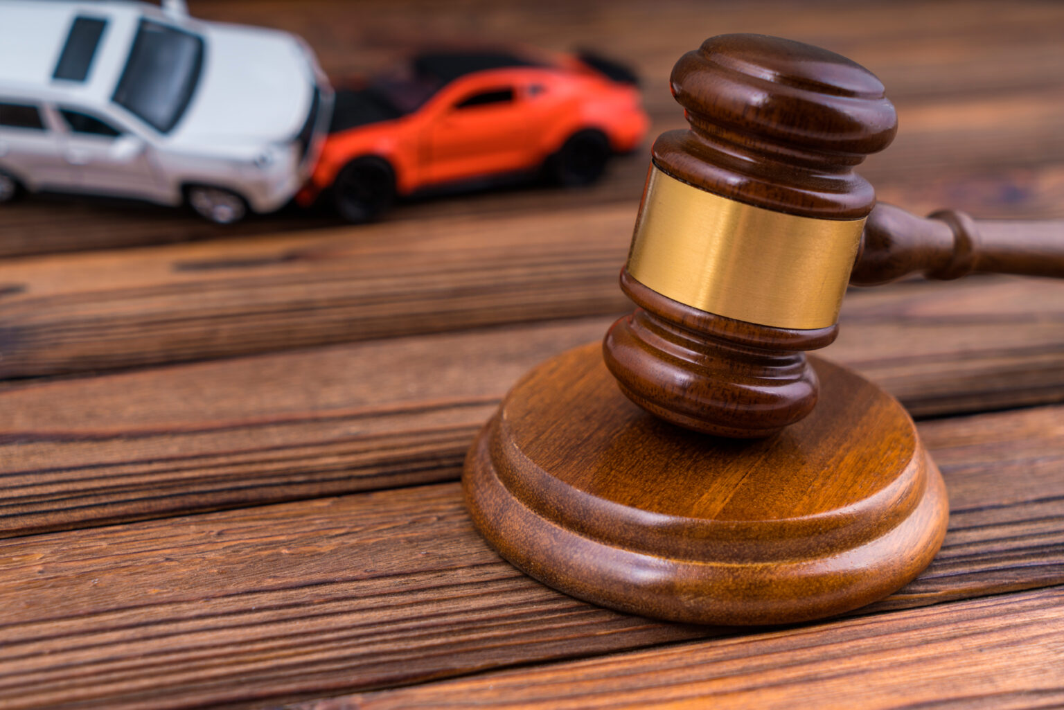 Accidente Automovilístico: Contratar A Un Abogado Le Ahorrará Problemas